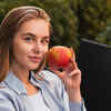 How Eating an Apple on Empty Stomach Will Change Your Day